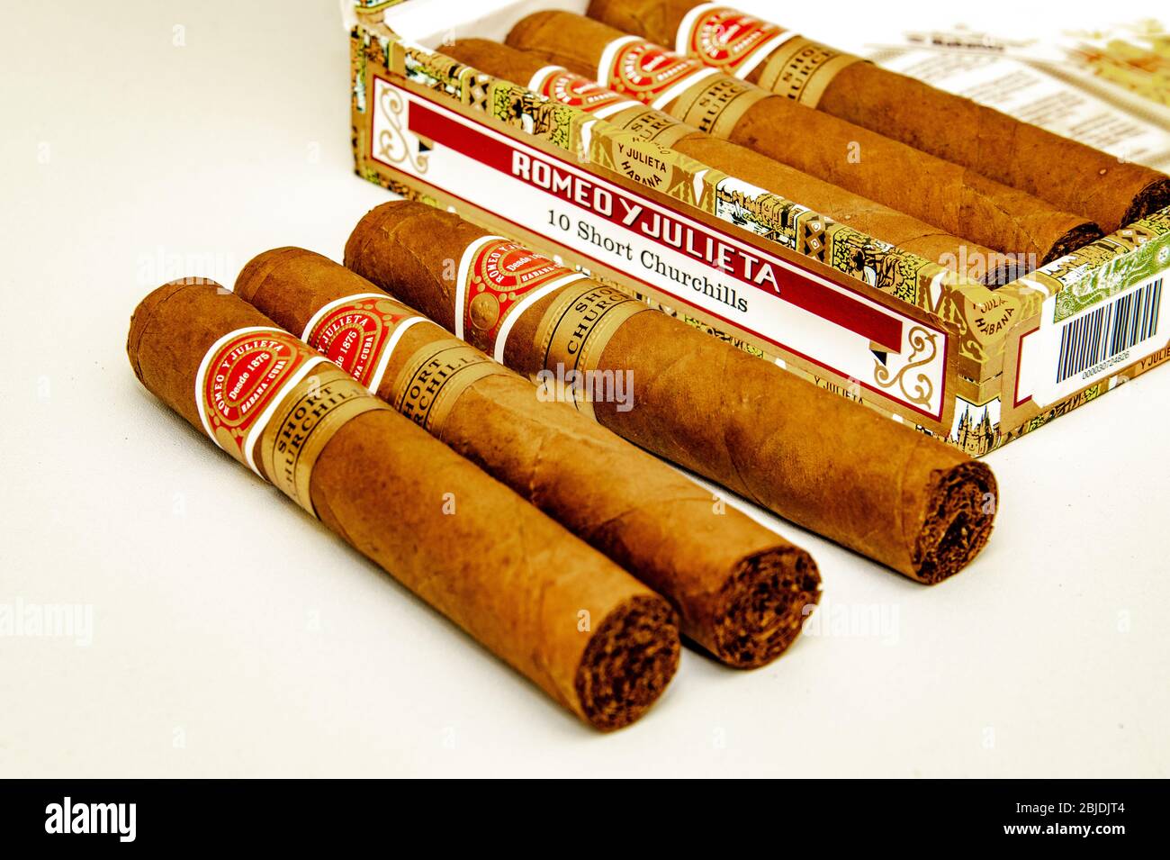 Cigars: Cuban Cigars. Romeo y Julieta and Hoyo de Monterrey. Hand ...