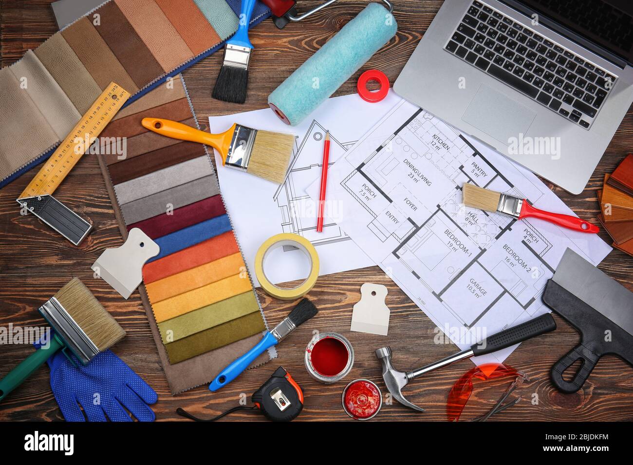 Wooden top finishing table hi-res stock photography and images - Alamy