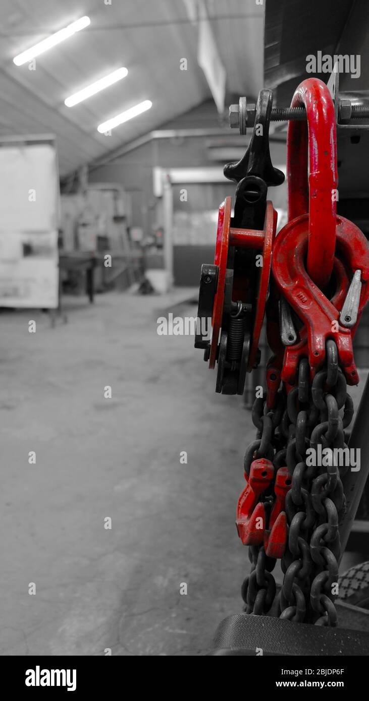 Conveyor chain hi-res stock photography and images - Alamy