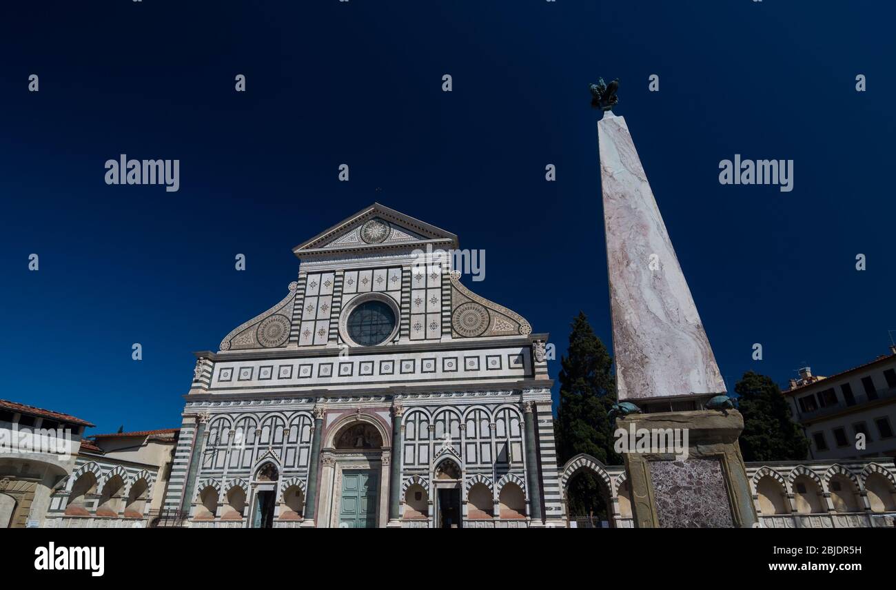 Monument with turtles and Basilica of Santa Maria Novella, Florence ...