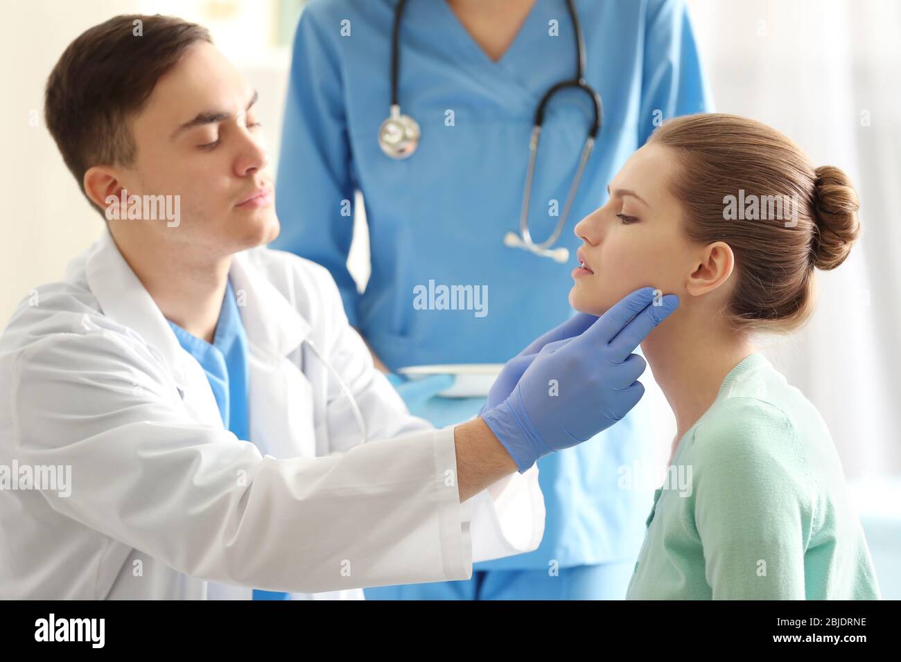 Lip meeting hi-res stock photography and images - Alamy