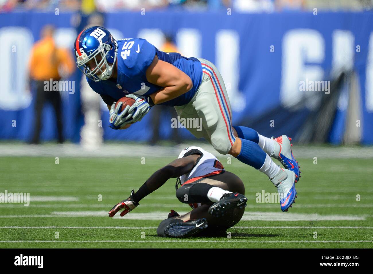16 September 2012: New York Giants running back Henry Hynoski (45 ...