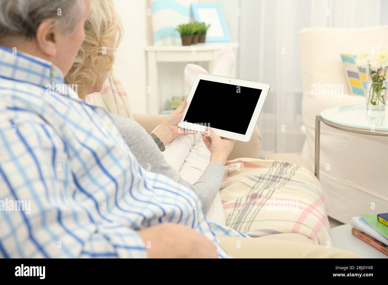 Female tablet pc making video hi-res stock photography and images - Alamy