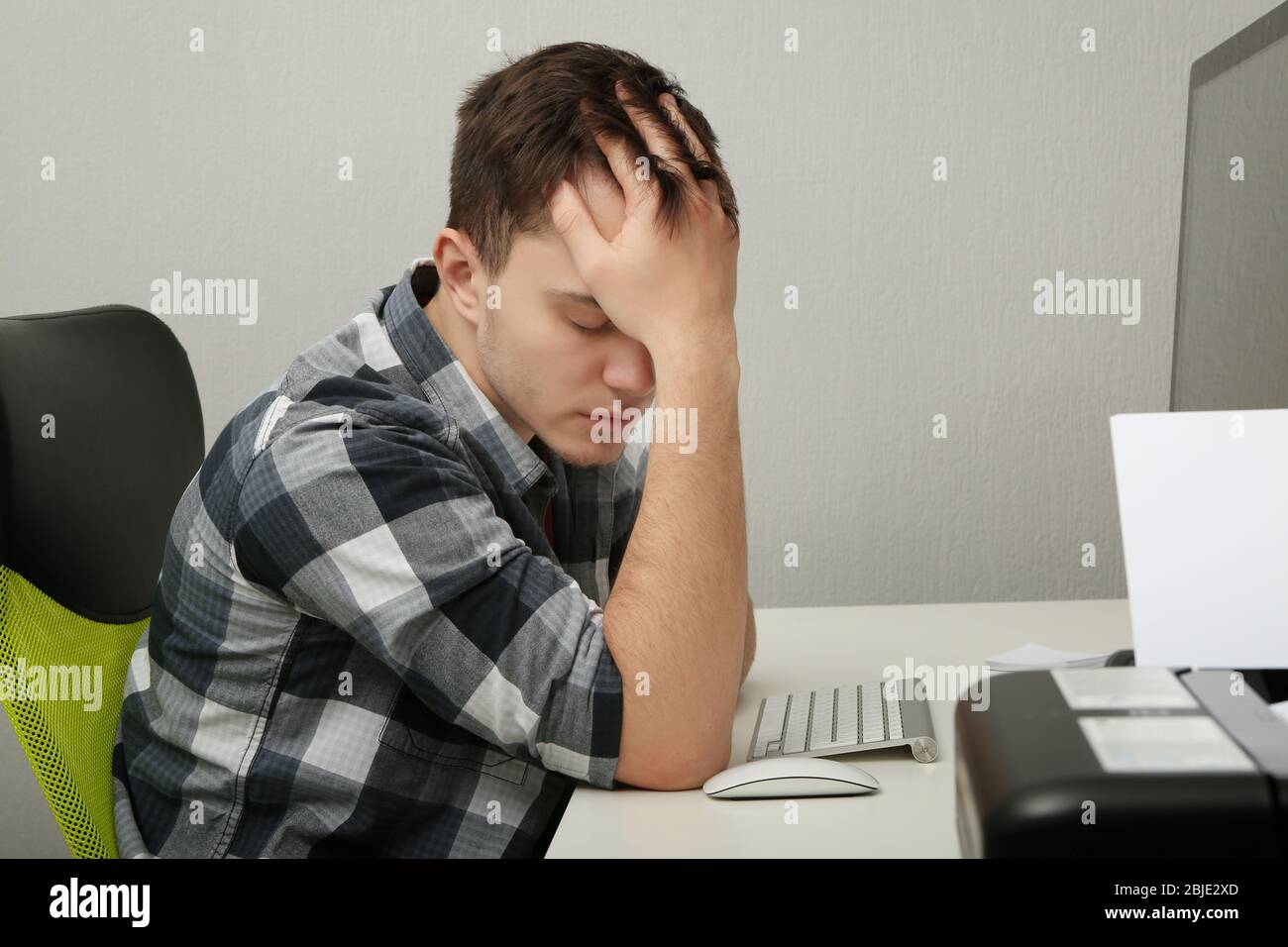 Regret computer hi-res stock photography and images - Alamy