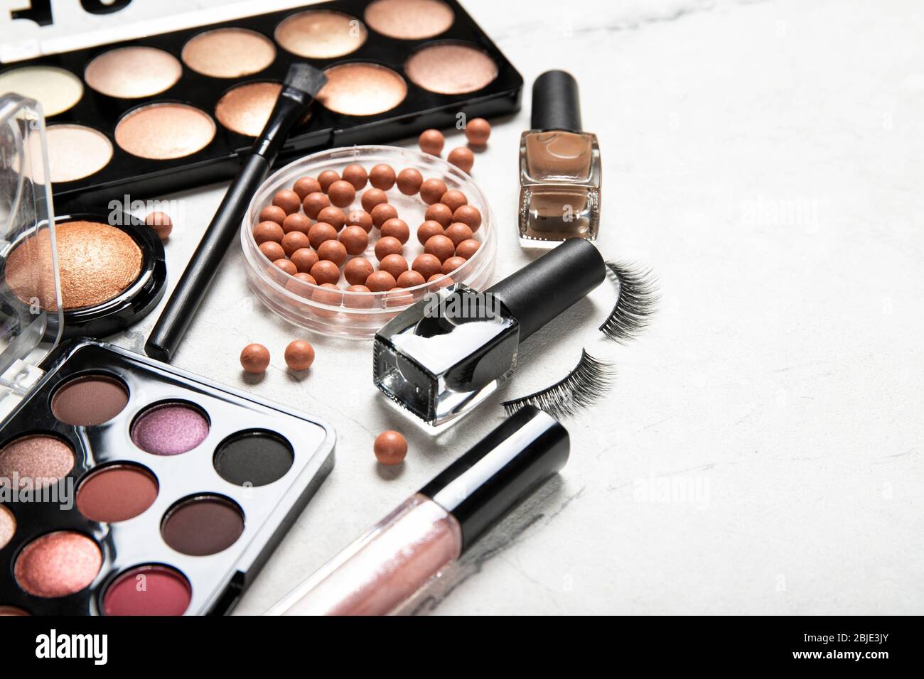 Makeup view hi-res stock photography and images - Alamy
