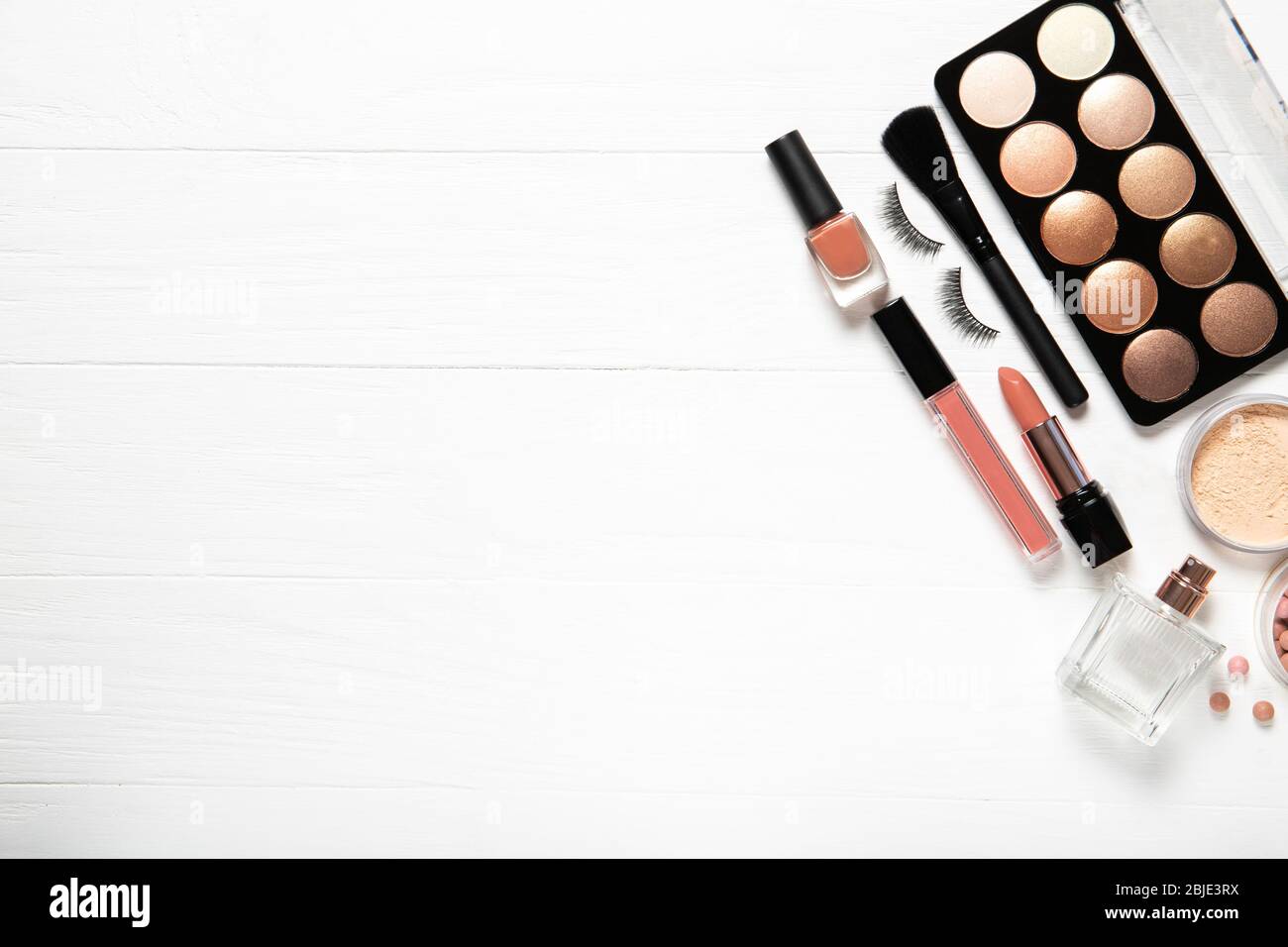 Makeup text hi-res stock photography and images - Alamy