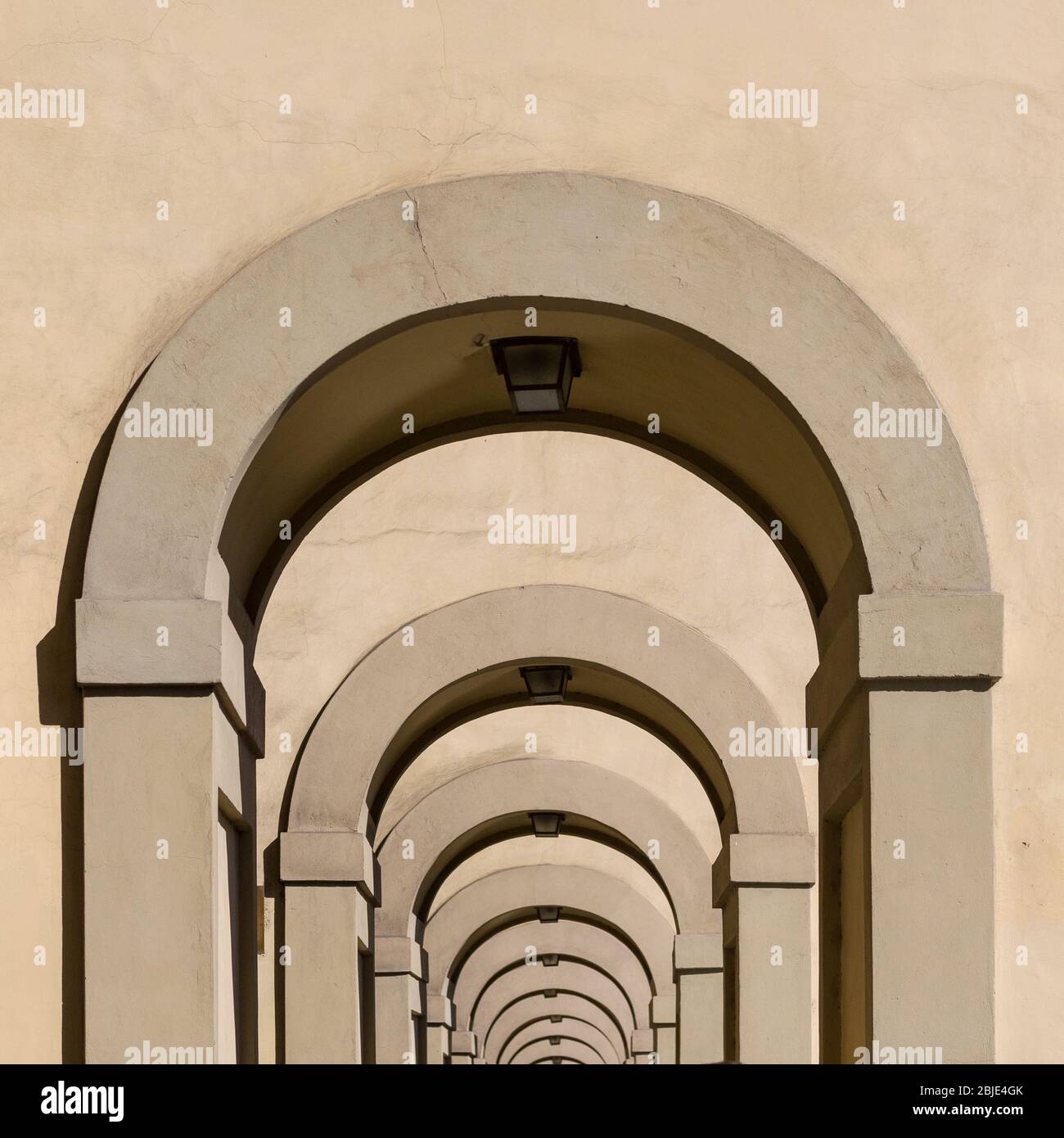 Stone column arch italy hi-res stock photography and images - Alamy