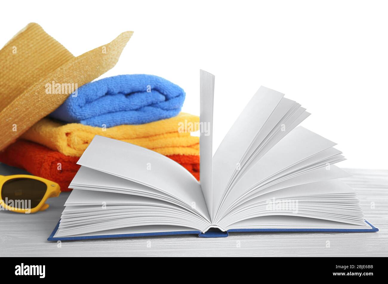 Set for reading at beach. Summer holidays concept Stock Photo - Alamy