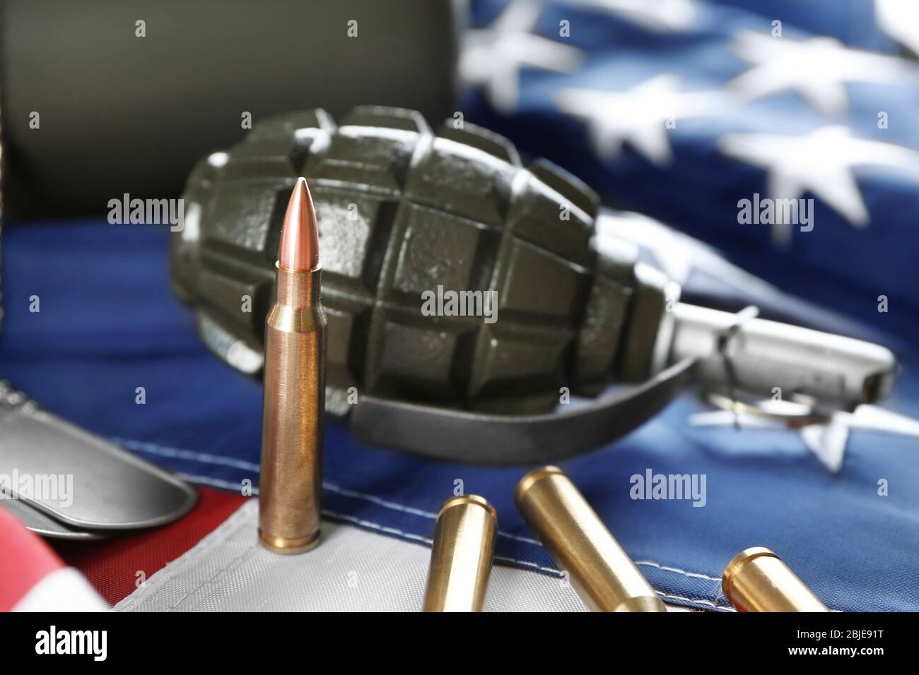Target gun american flag hi-res stock photography and images - Alamy