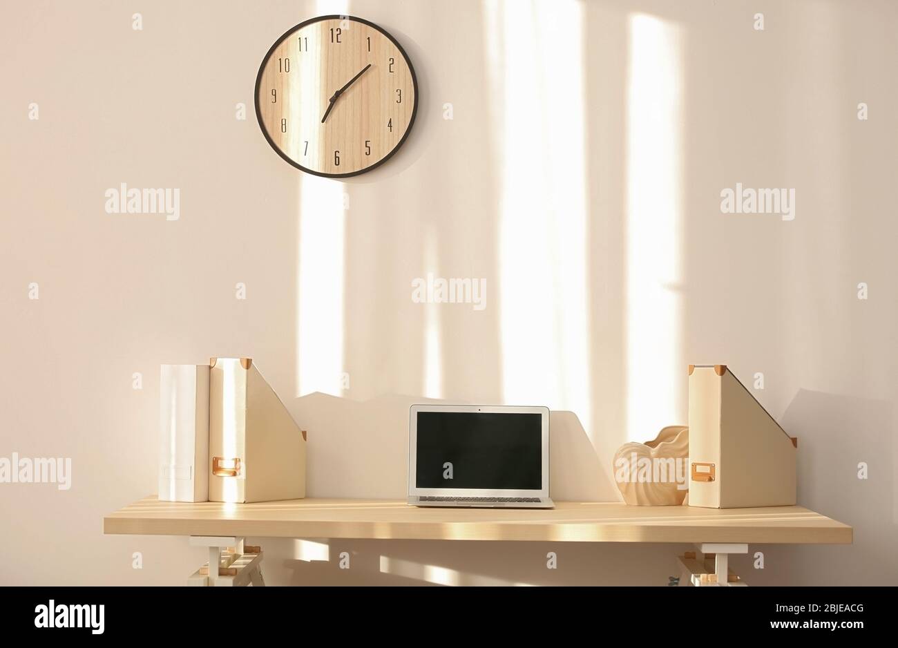 Computer pc computering monitor hi-res stock photography and images - Alamy