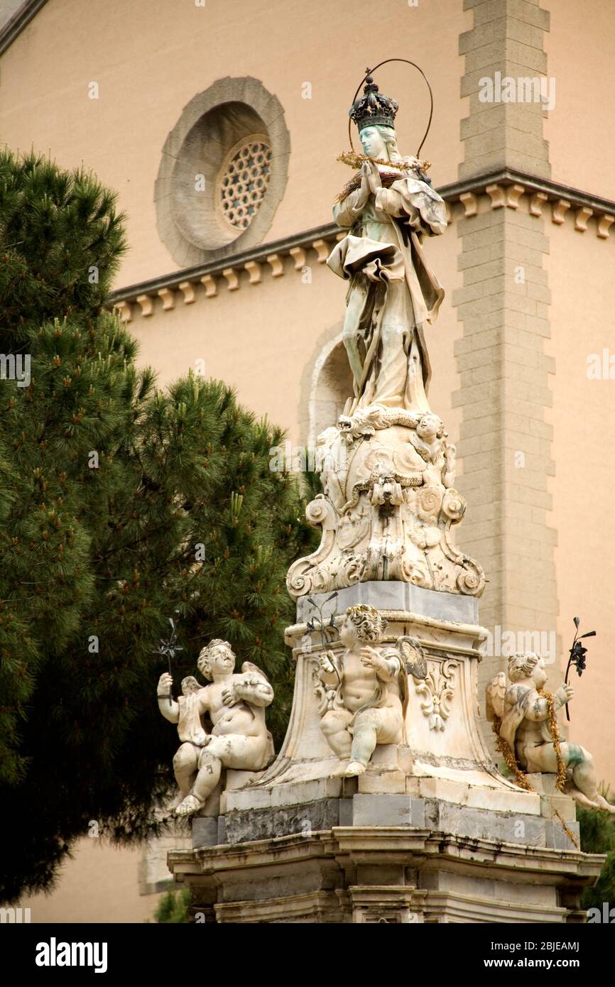 Statue outside the Duomo, City of Messina, Island of Sicily, Italy ...