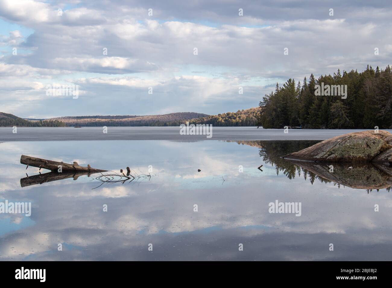 Smoke lake algonquin provincial park hi-res stock photography and ...