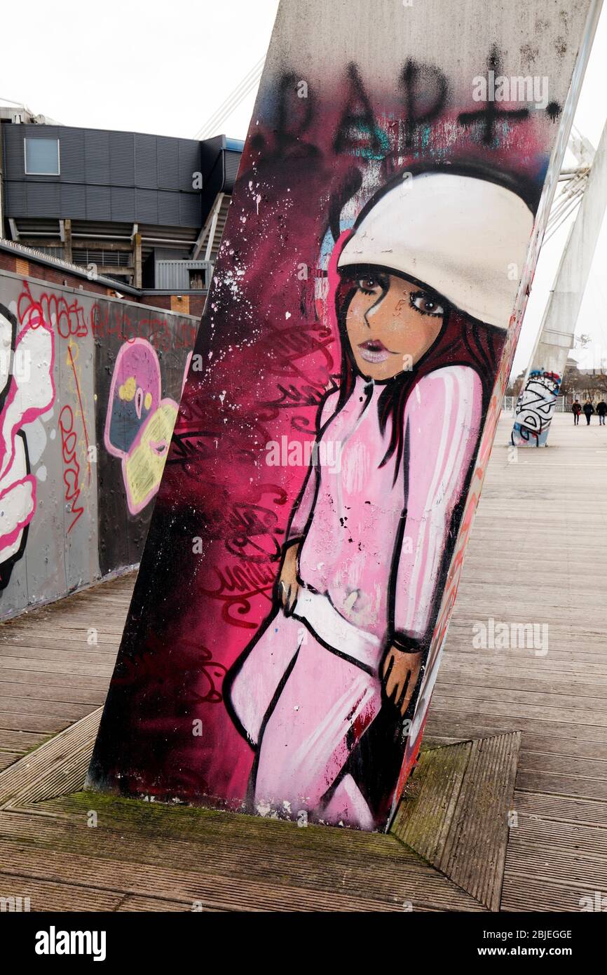 Cardiff latest hi-res stock photography and images - Alamy