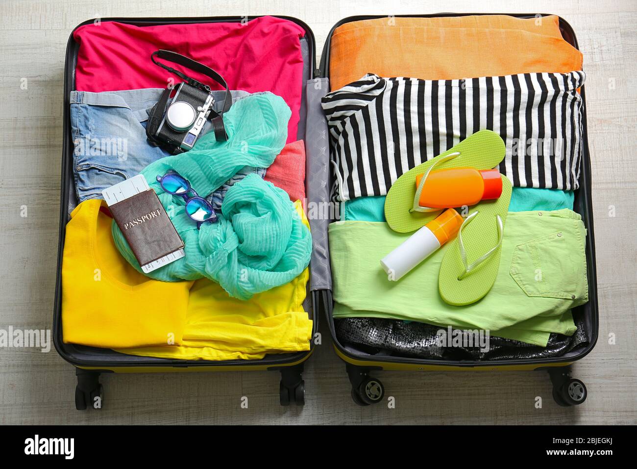 Flip open style hi-res stock photography and images - Alamy