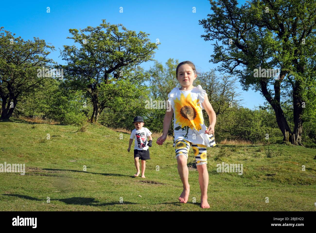Children having fun in the Countryside Stock Photo - Alamy