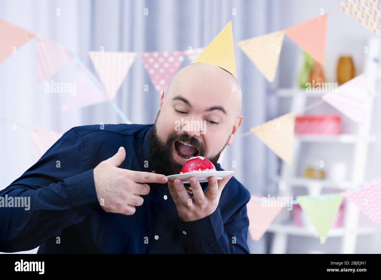 Man birthday cake finger hi-res stock photography and images - Alamy