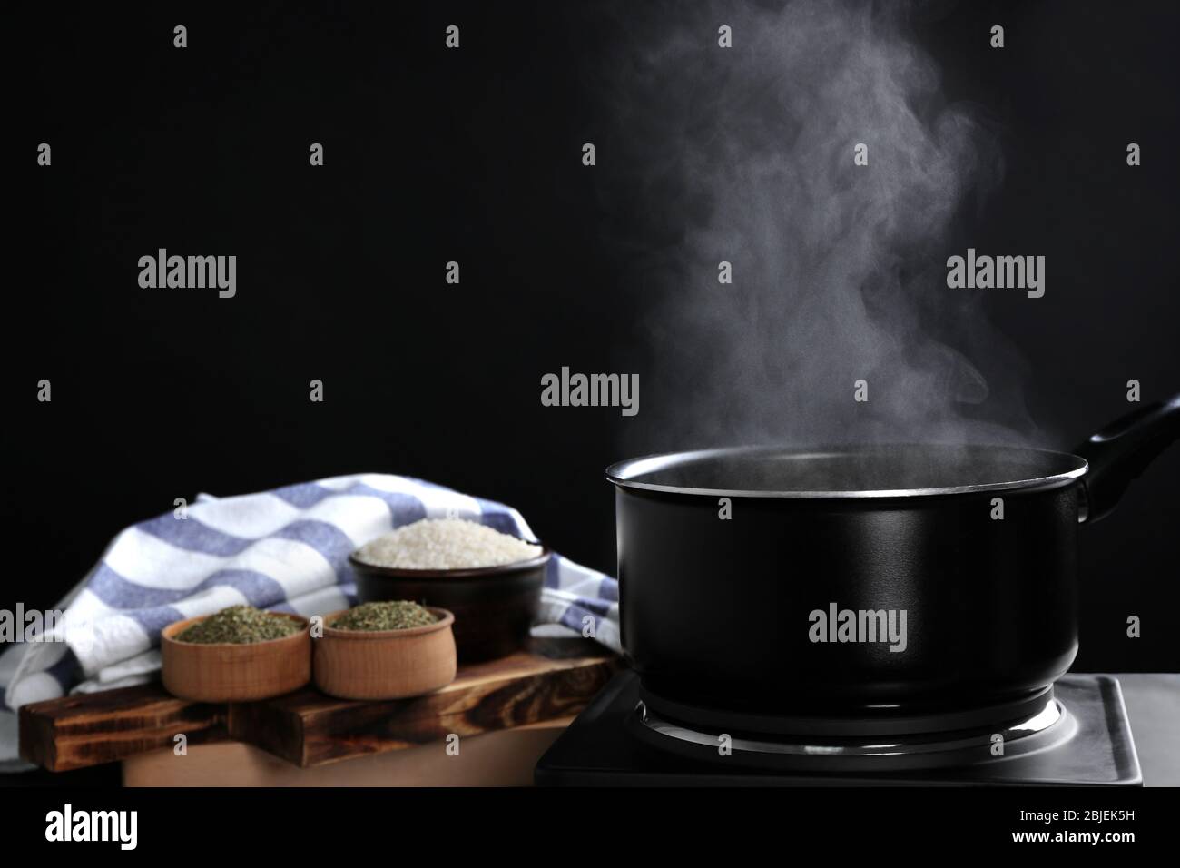 Pan dark water hi-res stock photography and images - Alamy