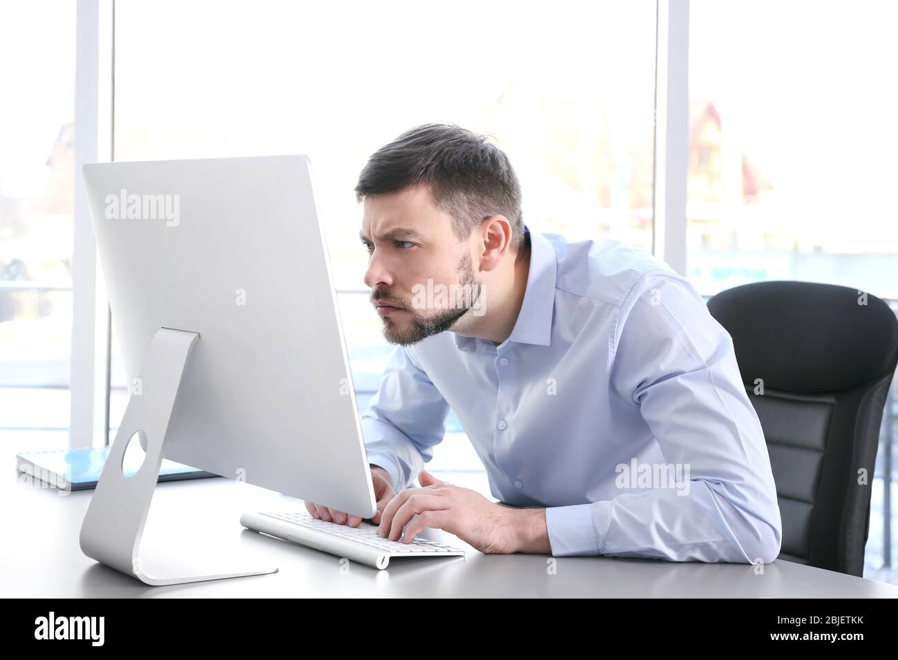 Good posture and computer hi-res stock photography and images - Alamy