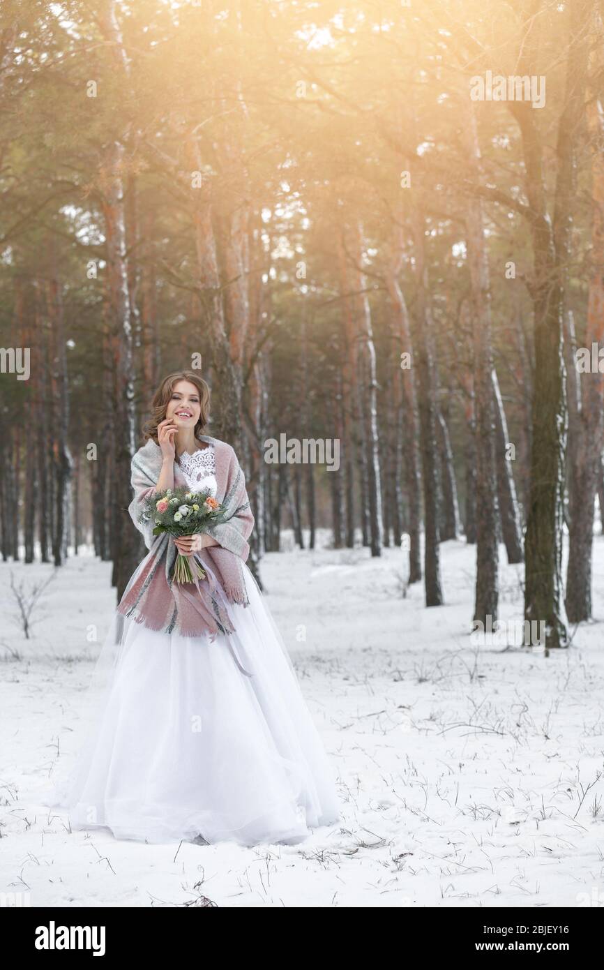 Winter bride fashion hi-res stock photography and images - Alamy