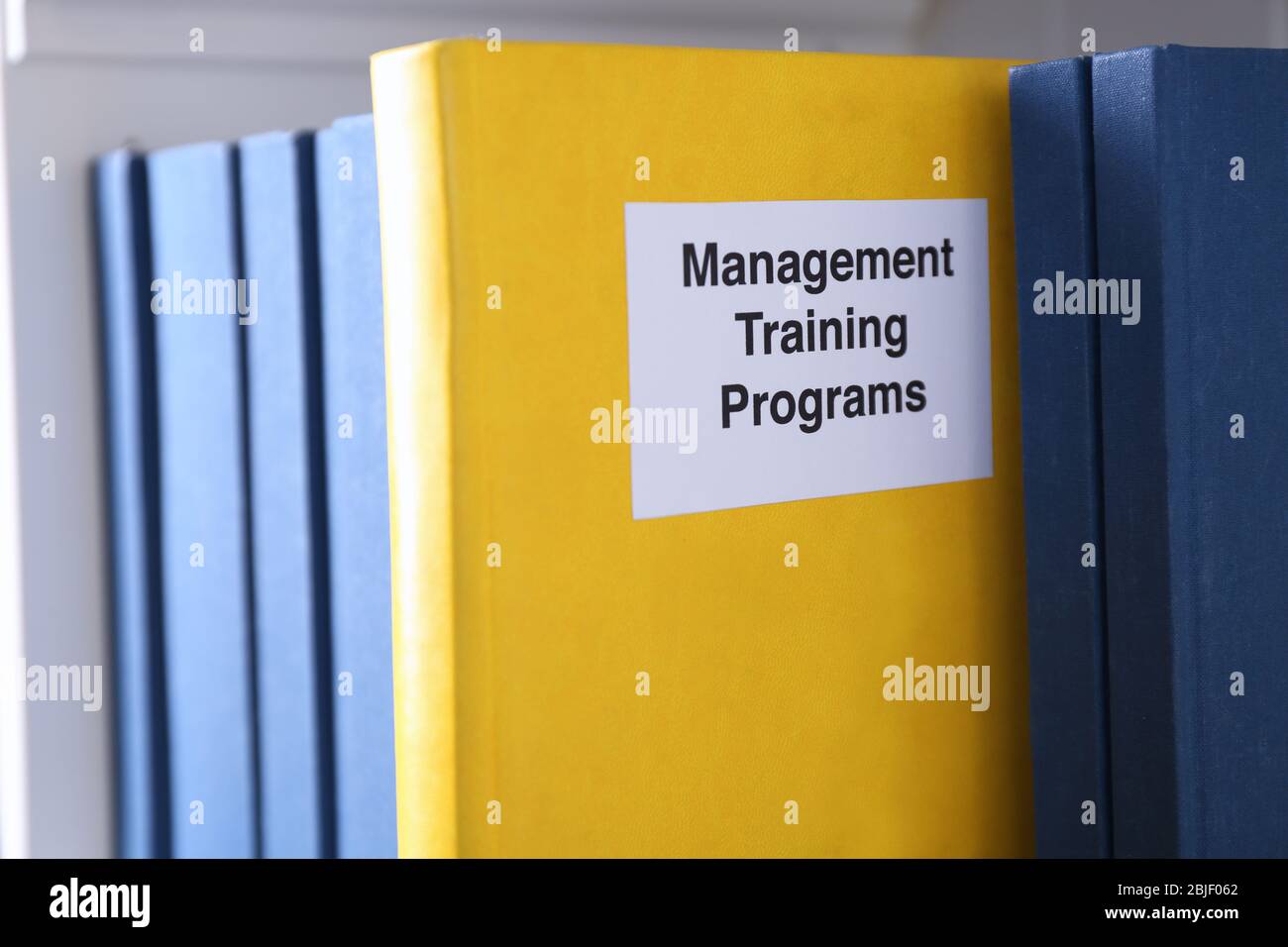 Library management systems hi-res stock photography and images - Alamy