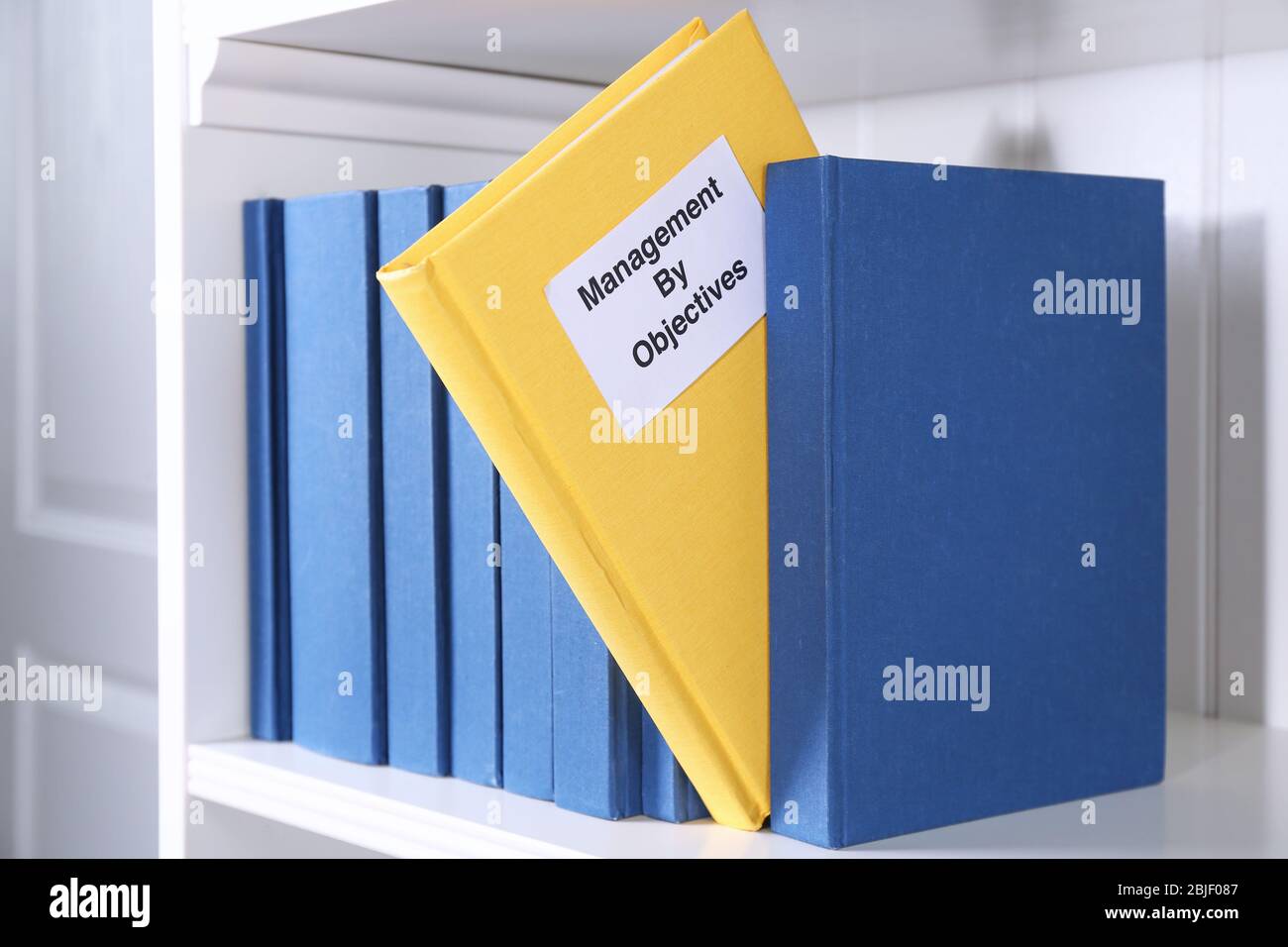 Library management systems hi-res stock photography and images - Alamy