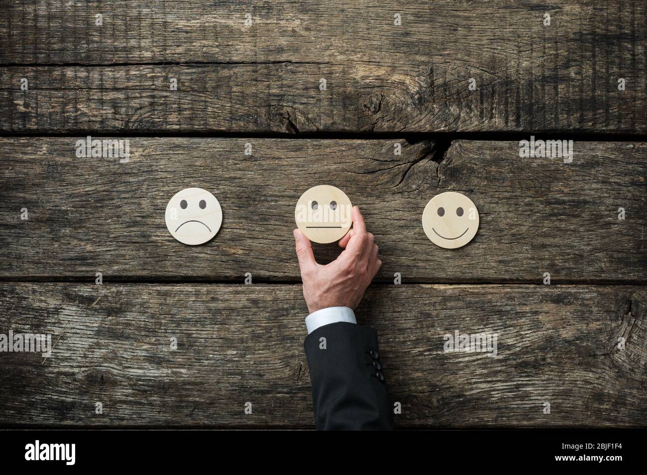 Average feedback review icon hi-res stock photography and images - Alamy