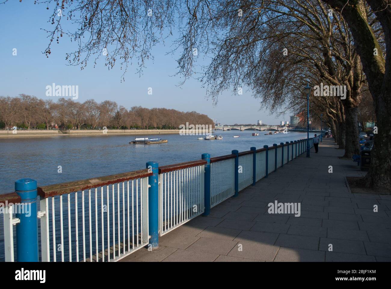 River Thames Thames Path from Putney Embankment, London Stock Photo - Alamy