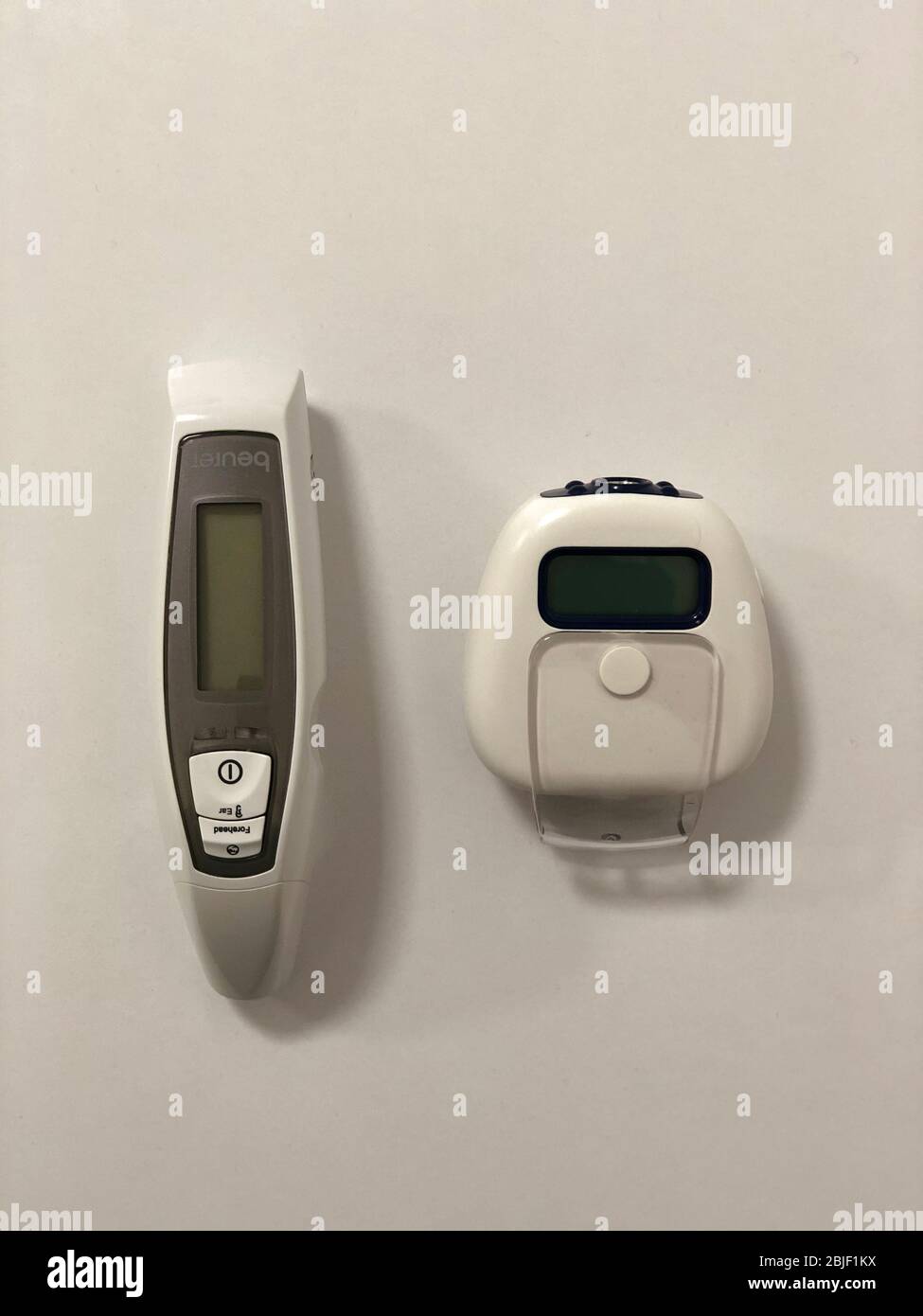 Non-contact clinical thermometer for temperature control of the body ...