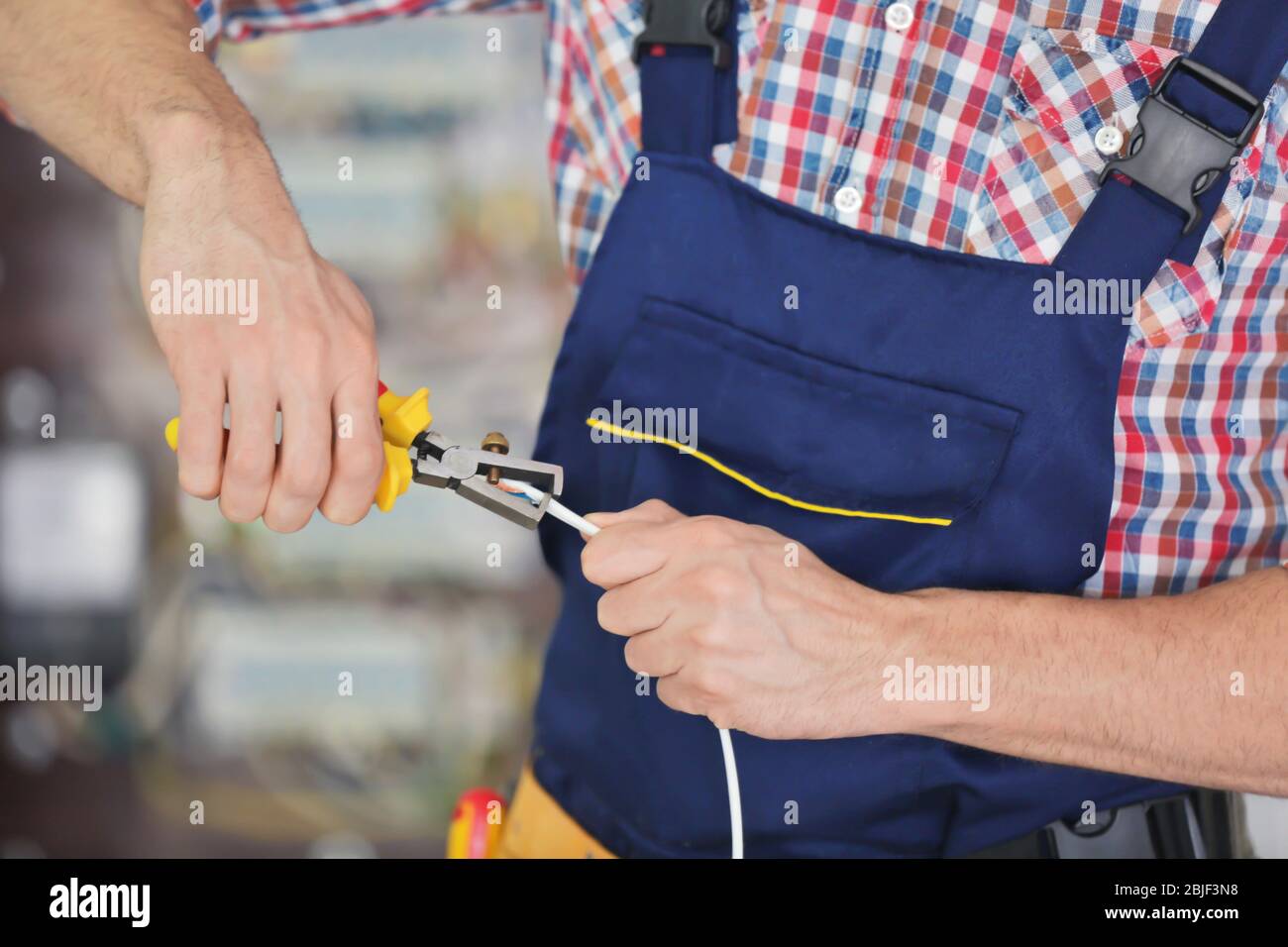 Stripping electrical wiring hi-res stock photography and images - Alamy