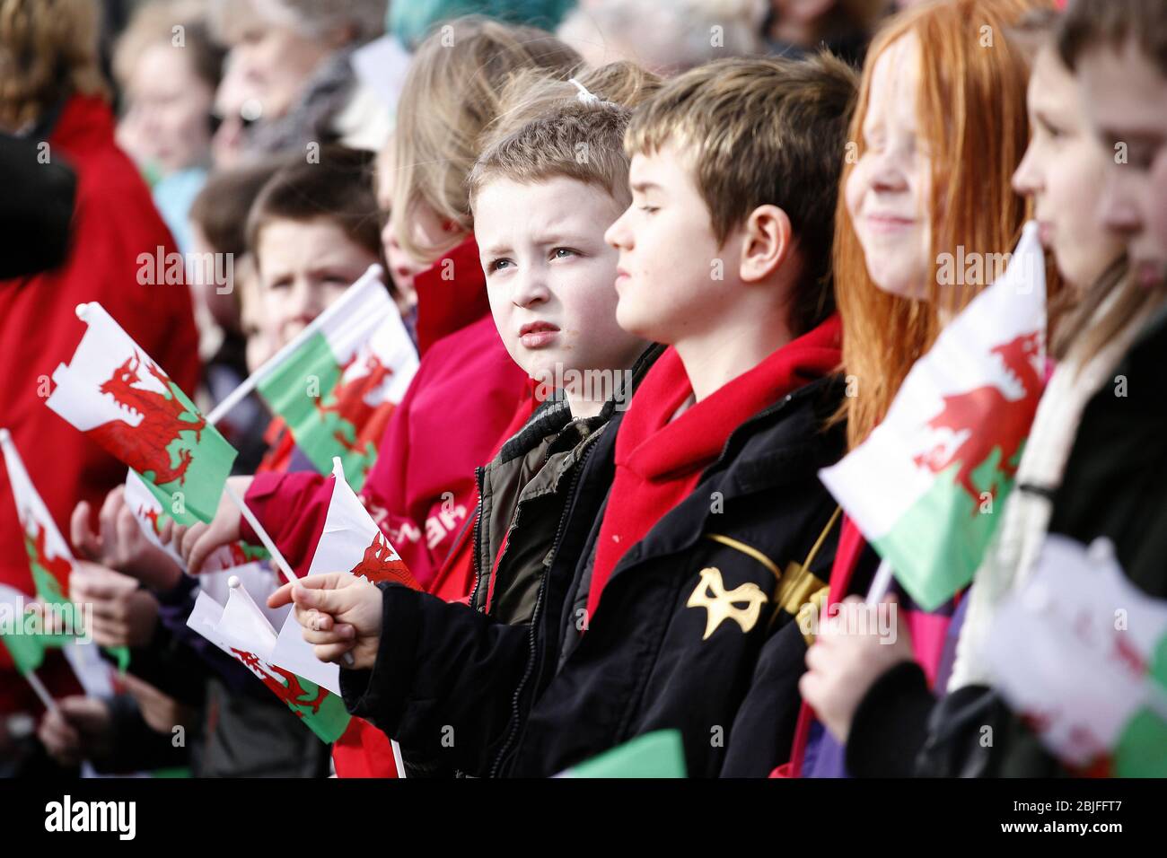 Children with flags hi-res stock photography and images - Alamy