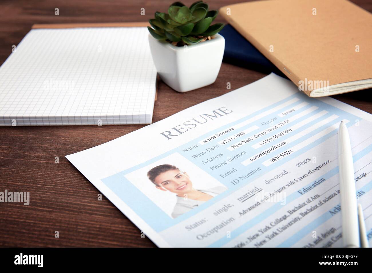 Resume form on table hi-res stock photography and images - Alamy