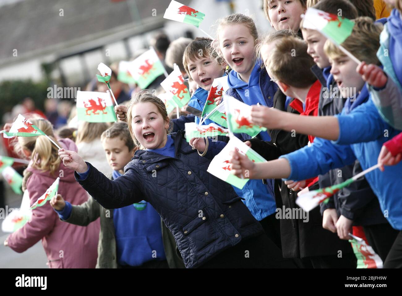 Children with flags hi-res stock photography and images - Alamy