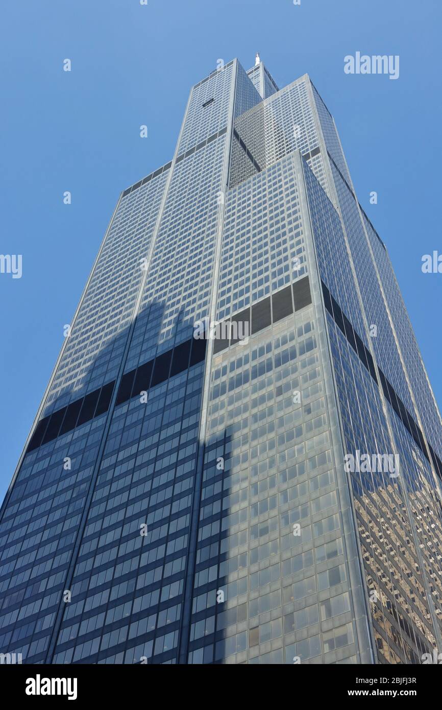 Tallest building in chicago hi-res stock photography and images - Alamy
