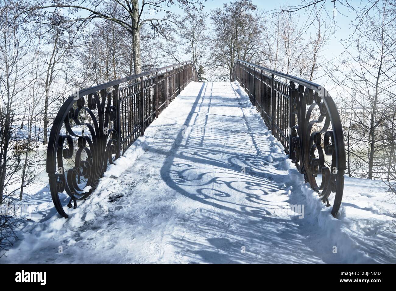Beautiful bridge in winter hi-res stock photography and images - Alamy