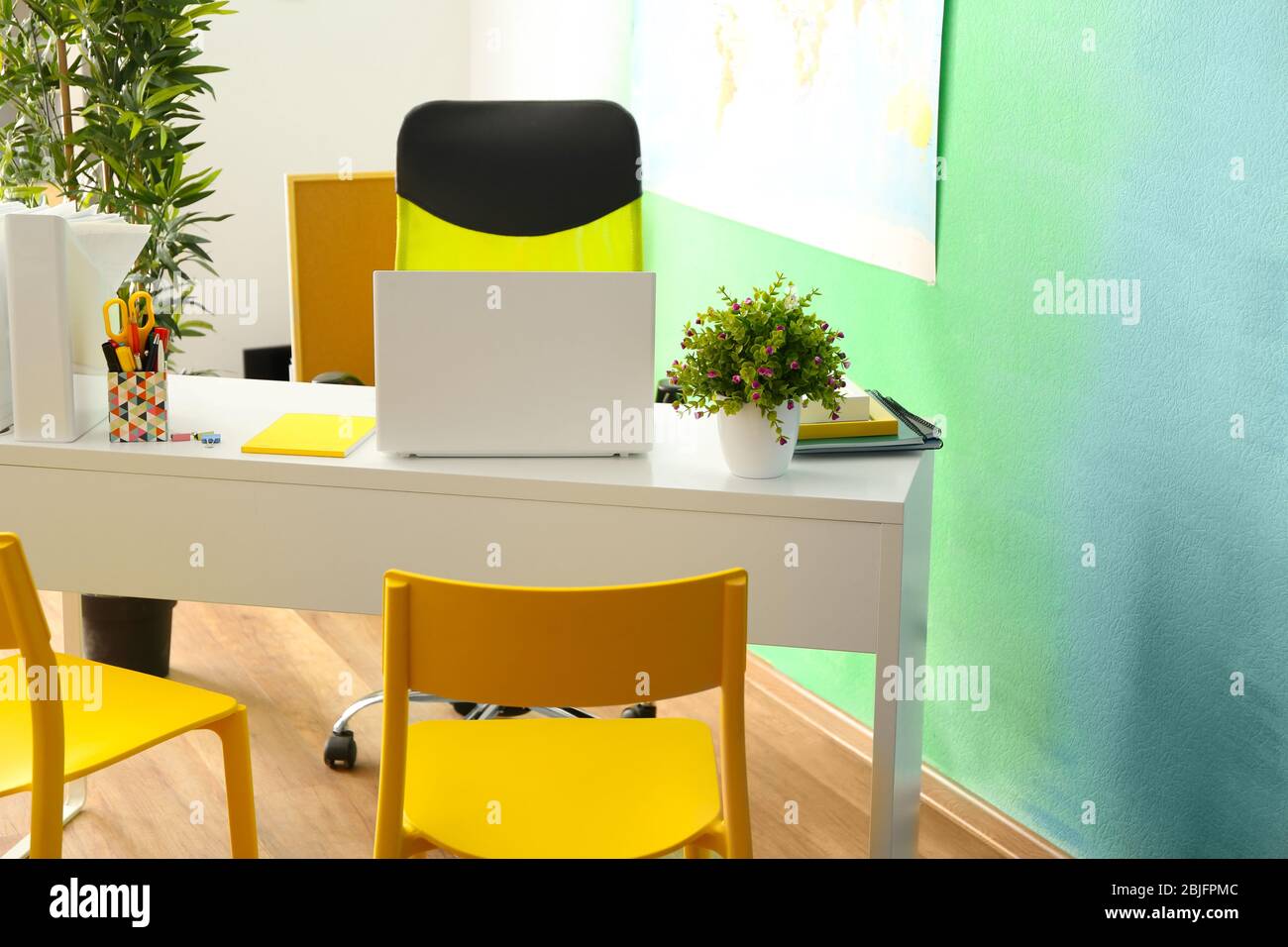 Travel agency office interior hi-res stock photography and images - Alamy