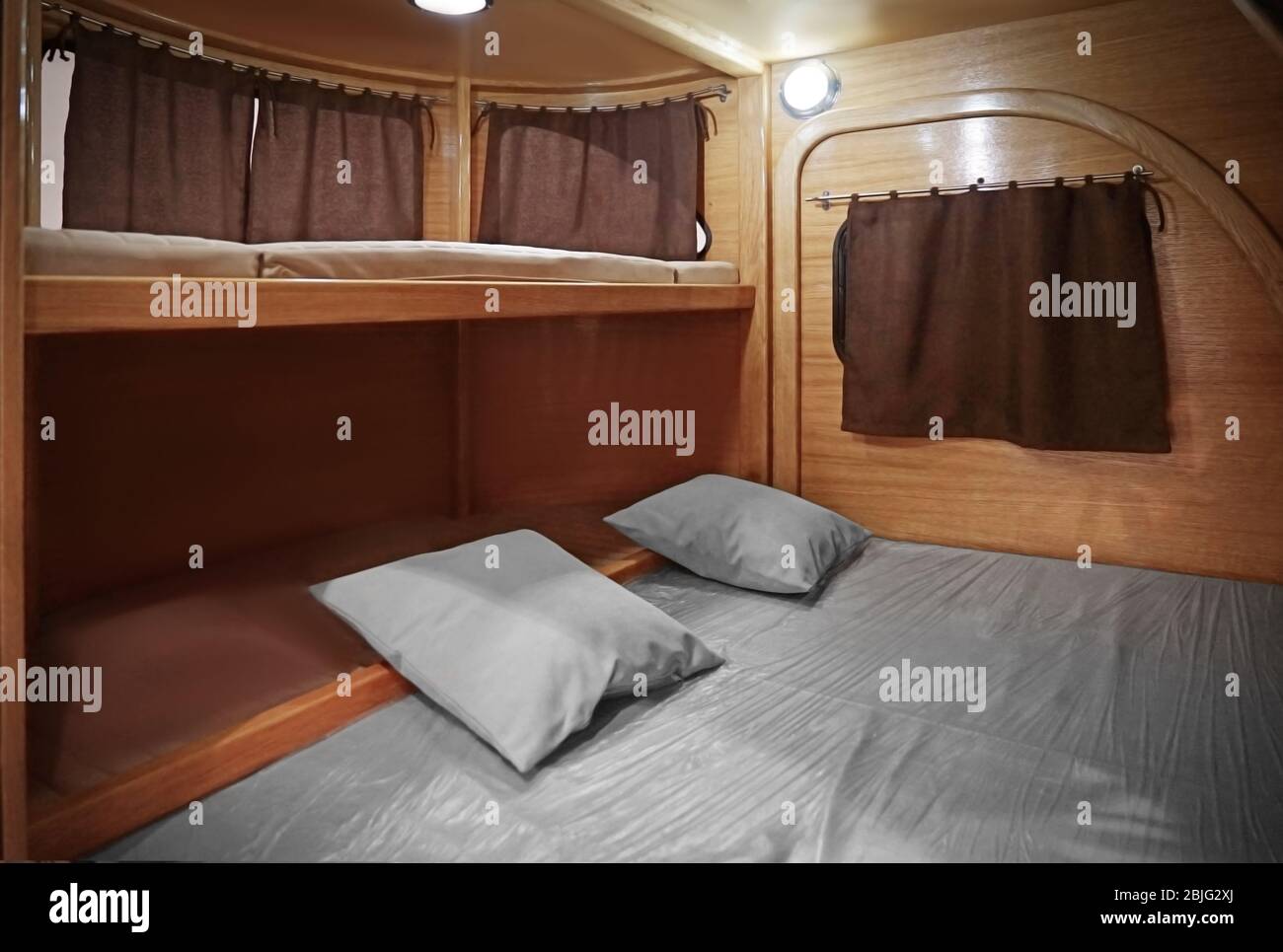 Camper caravan showroom hi-res stock photography and images - Alamy
