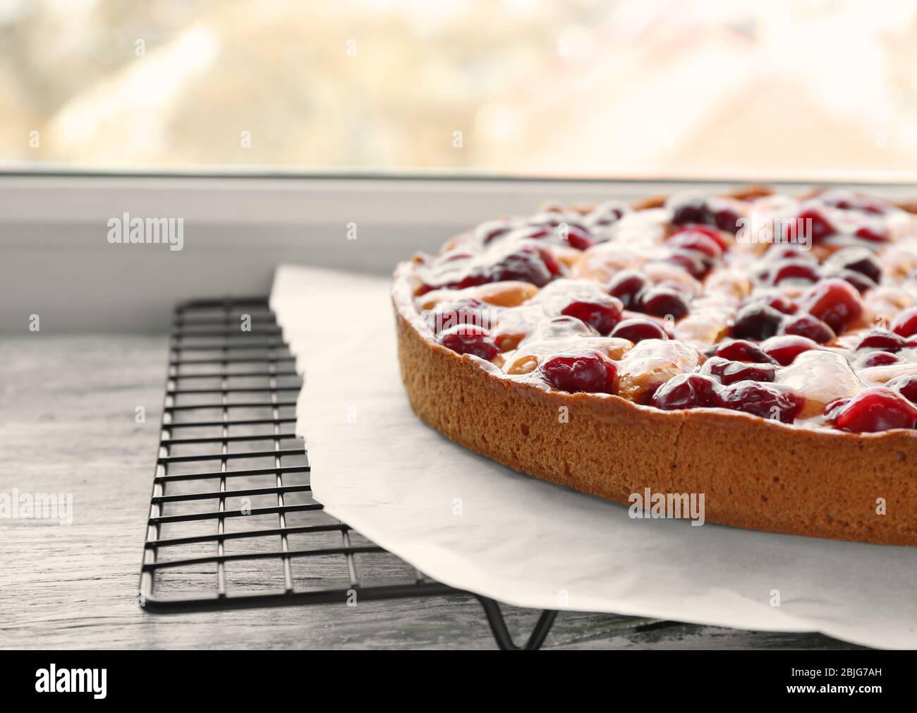 Homemade pie cooling window hi-res stock photography and images - Alamy