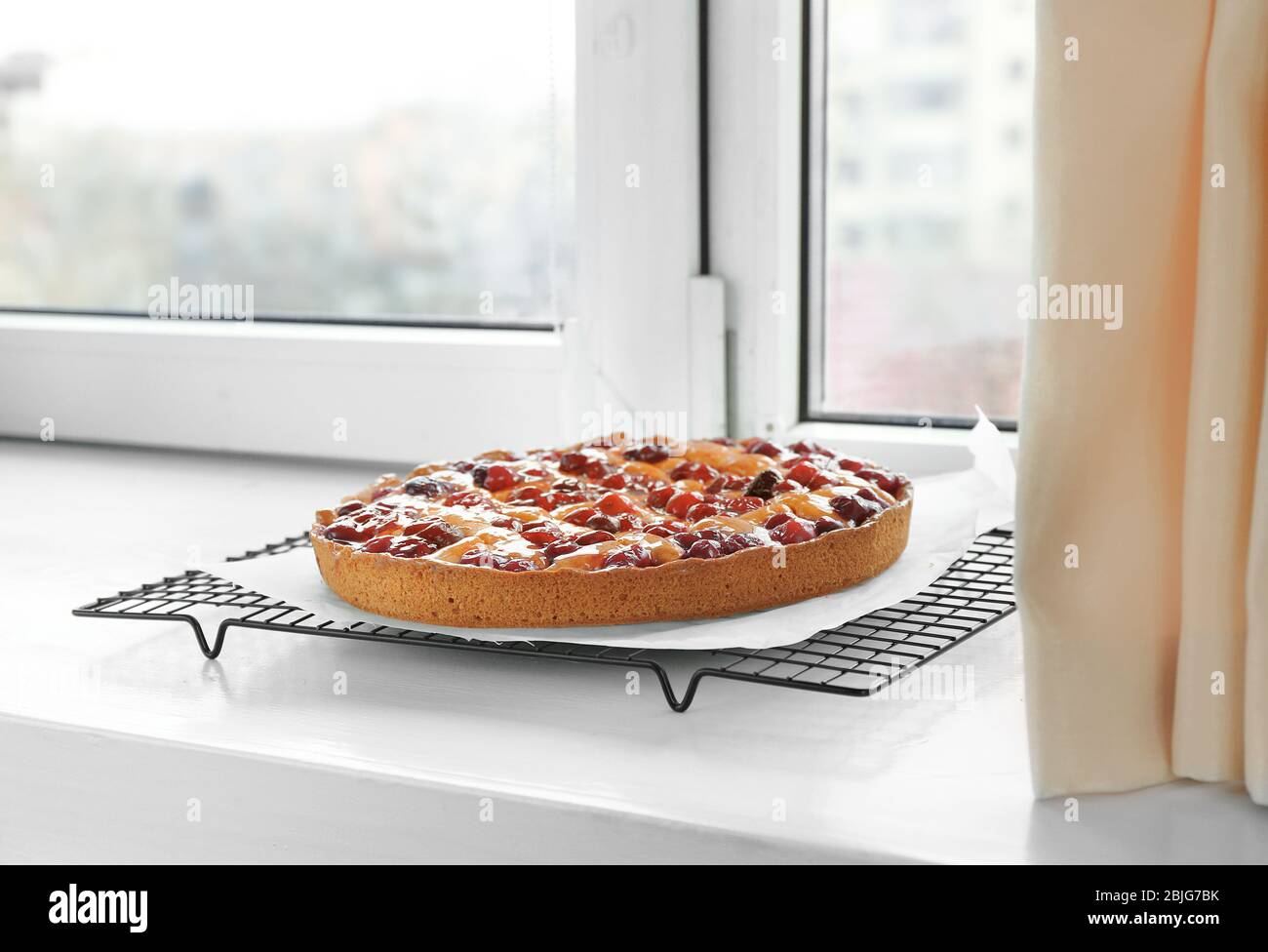 Homemade pie cooling window hi-res stock photography and images - Alamy