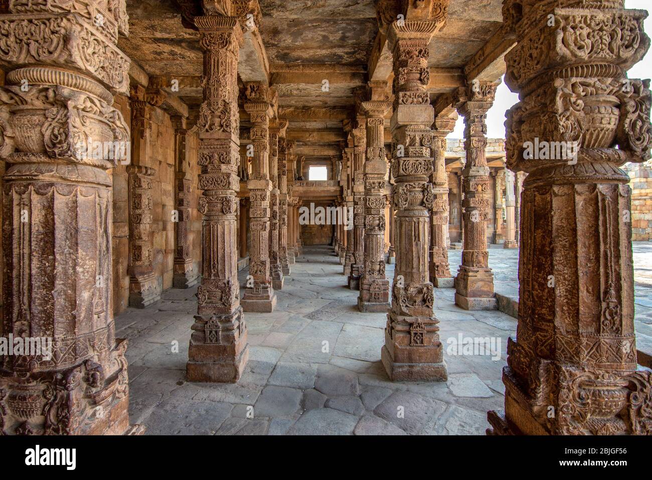 Indian architecture columns hi-res stock photography and images - Alamy