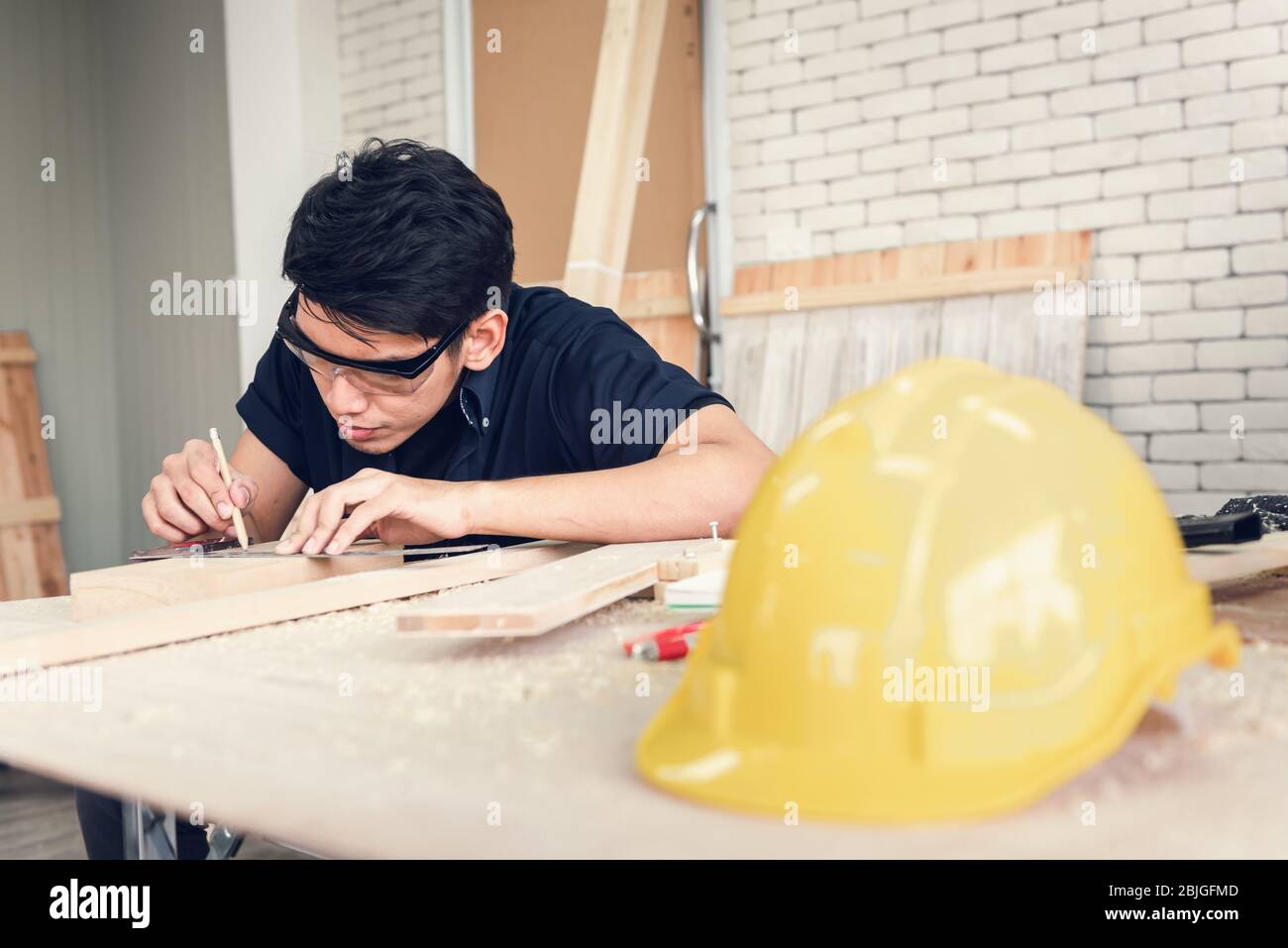 Measuring timber hi-res stock photography and images - Alamy