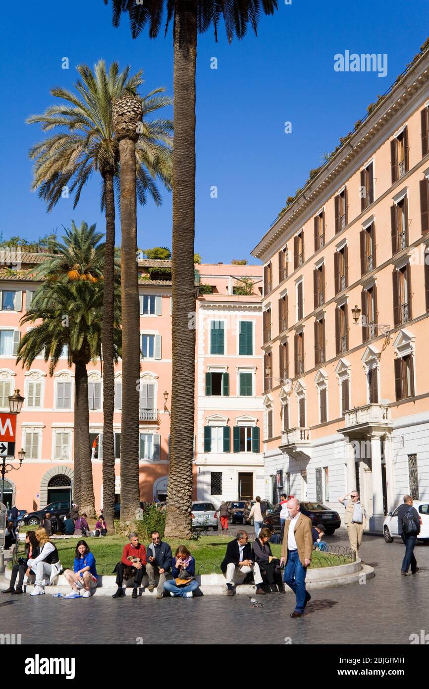 Plaza di spagna hi-res stock photography and images - Alamy