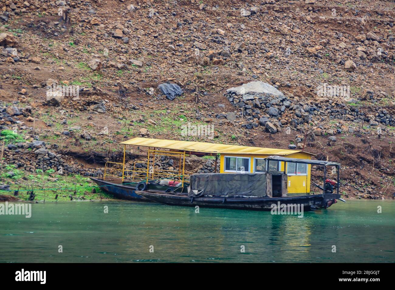Wuchan, China - May 7, 2010: Dragon Gate Gorge on Daning River. Closeup ...