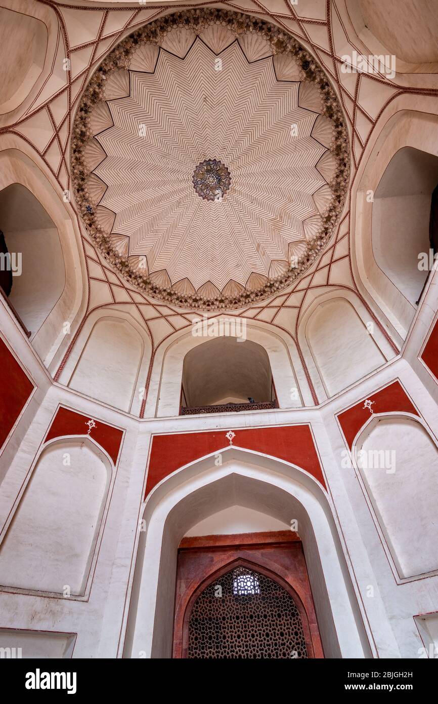 Central tomb chamber of Humayun's tomb, the mausoleum of the Mughal ...