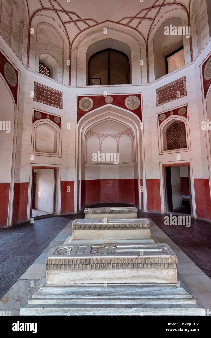 White marble cenotaph in the tomb chamber of the Humayun's tomb ...