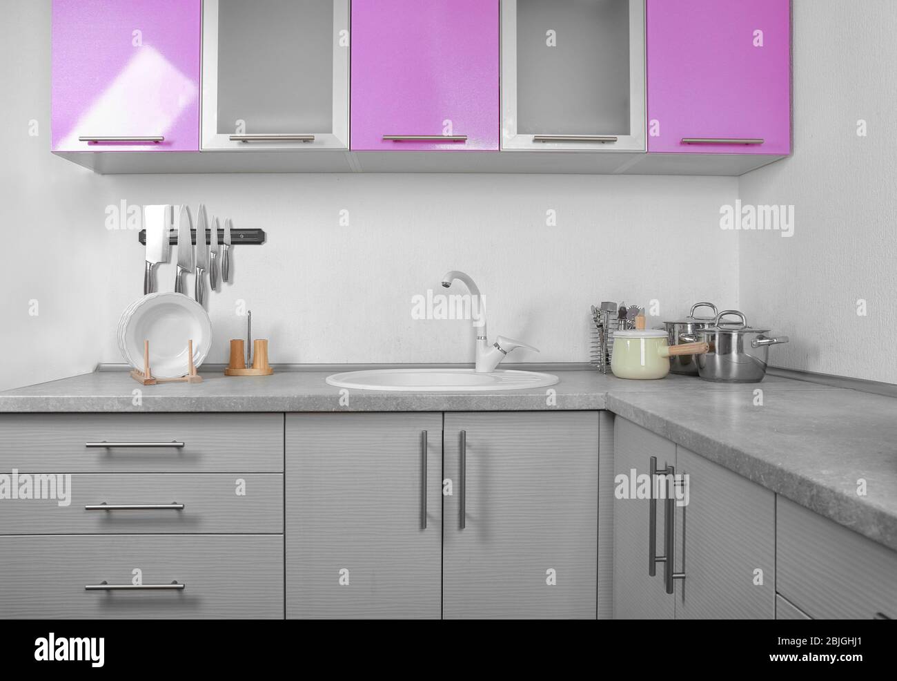 Interior of beautiful modern kitchen Stock Photo - Alamy
