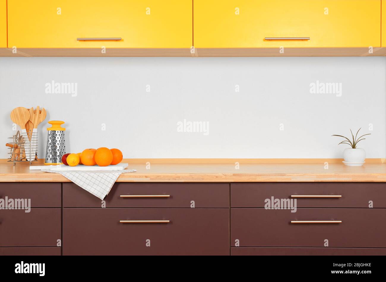 Interior of beautiful modern kitchen Stock Photo - Alamy