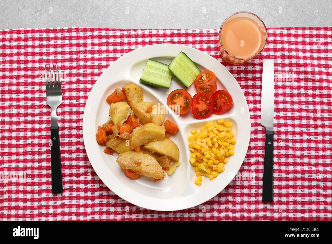 School lunch tray corn hi-res stock photography and images - Alamy