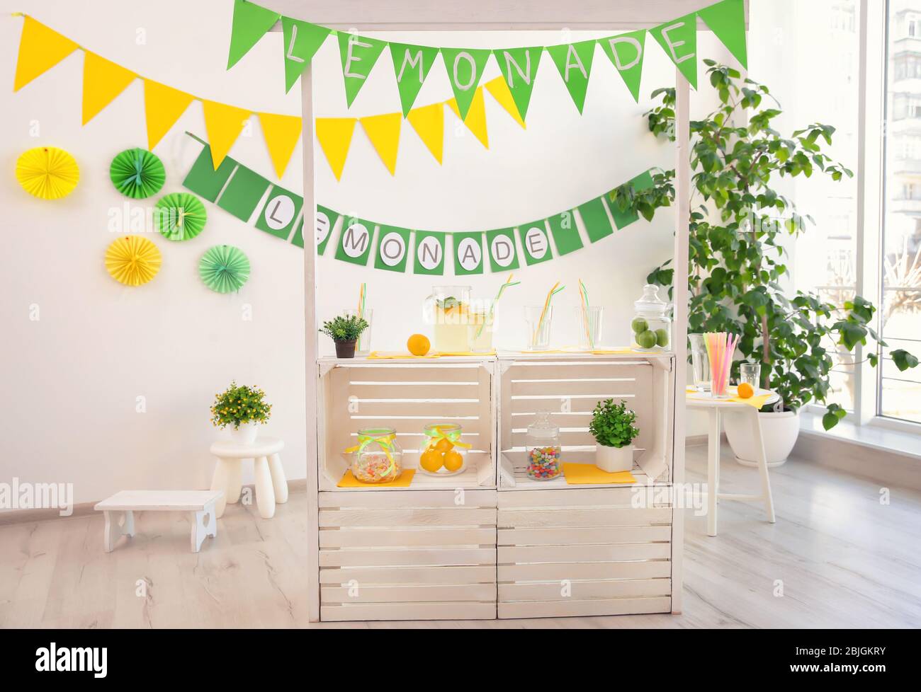 Lemonade stand indoors Stock Photo - Alamy