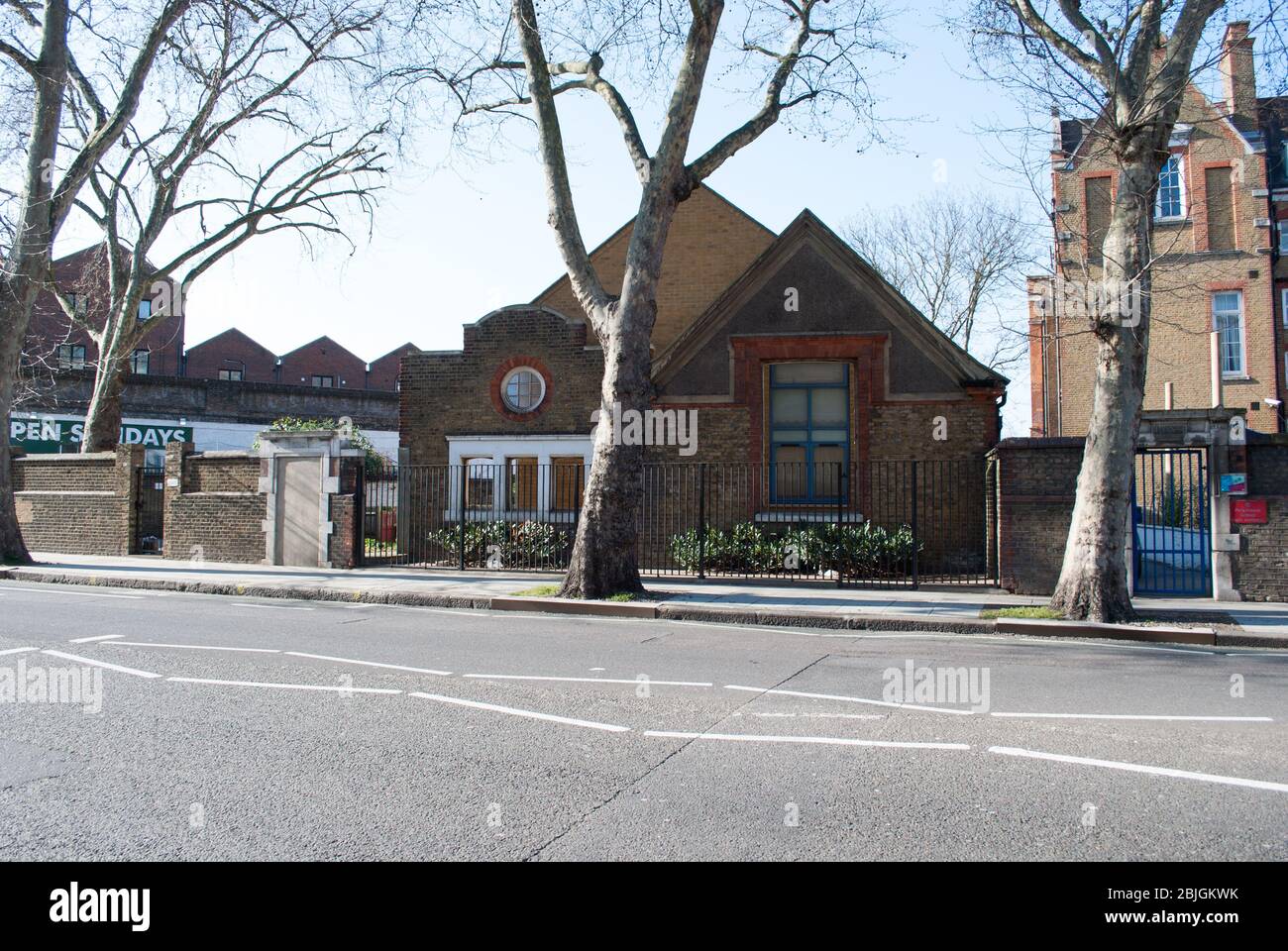 Putney high street london hi-res stock photography and images - Alamy