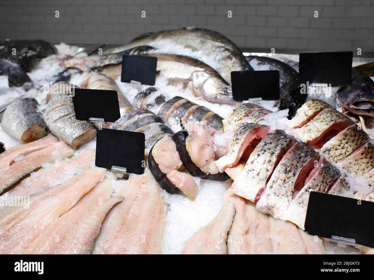Fresh fish in supermarket Stock Photo - Alamy